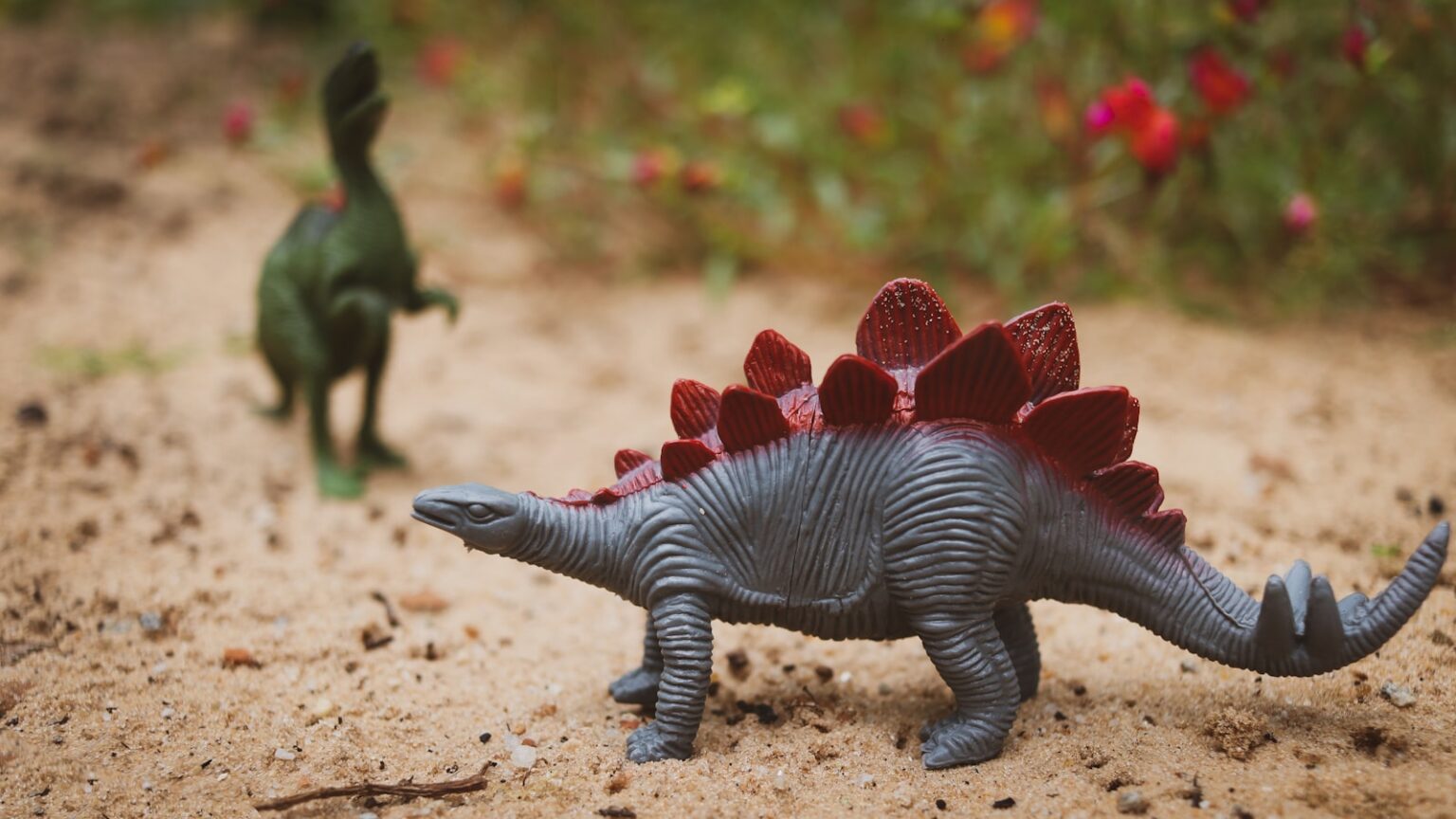The Deadliest Claws in the Dinosaur World Meet Therizinosaurus – Dino World