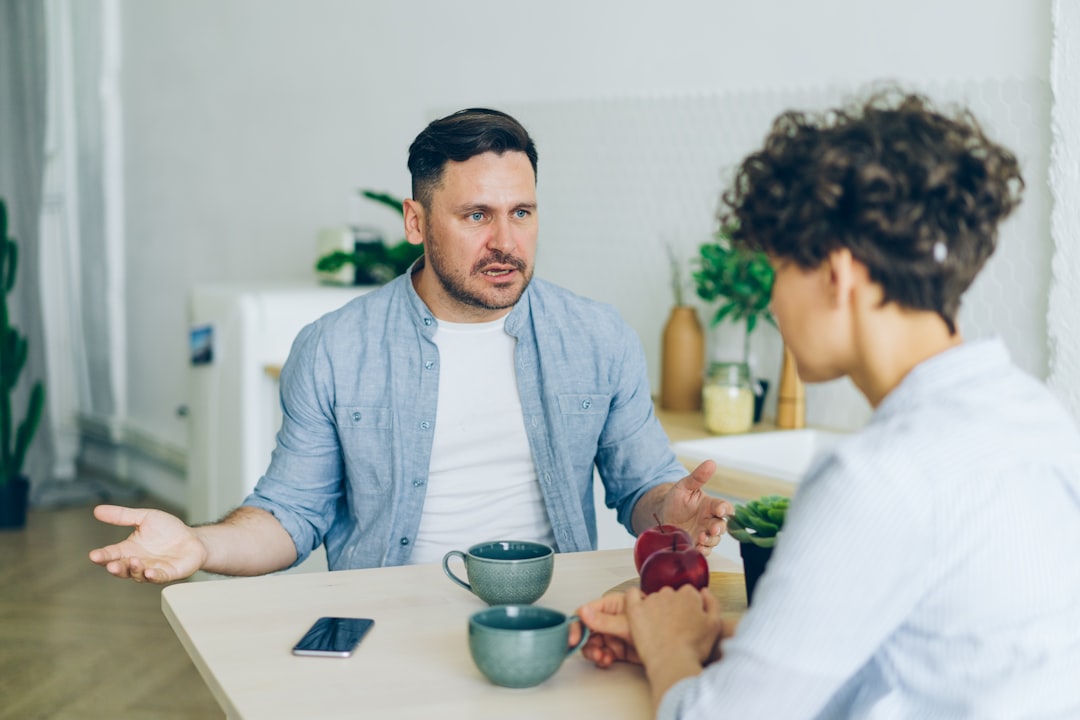 12 Warning Signs of Gaslighting – Dino World